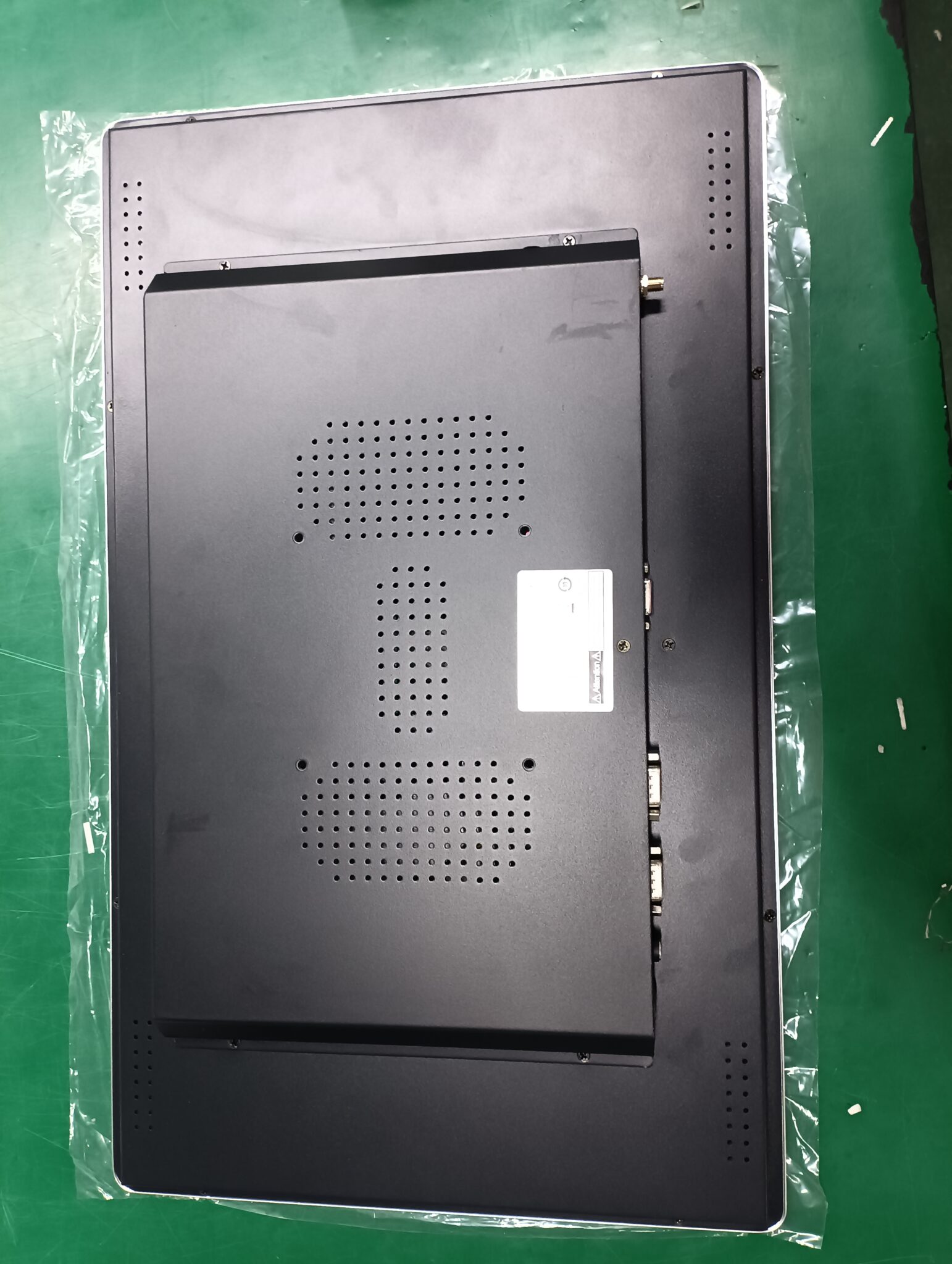 TD215A/TD215E - 21.5 inch touch screen monitors/PC - TouchWo